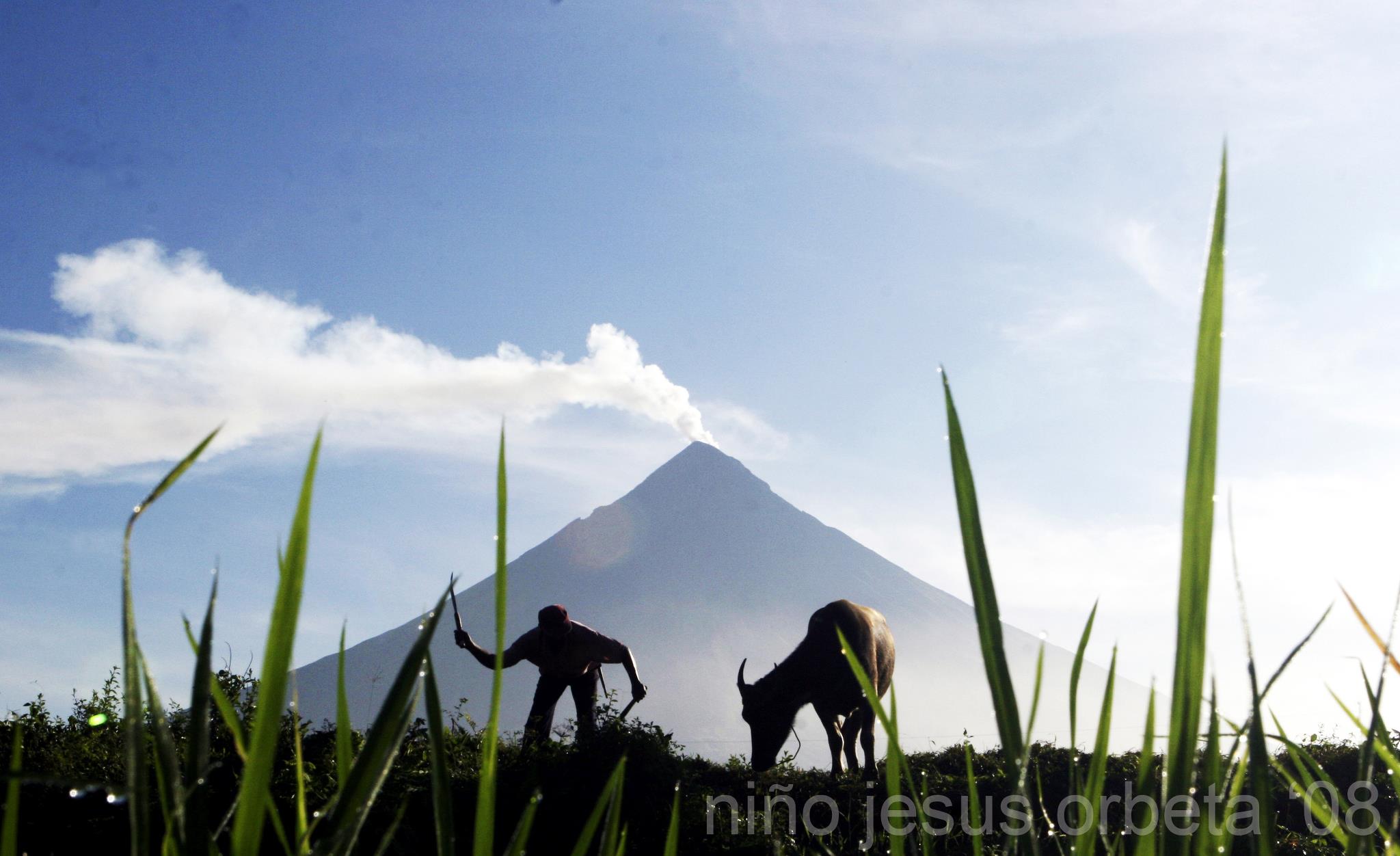 Inside the Danger Zone of Mayon Volcano – SubSelfie