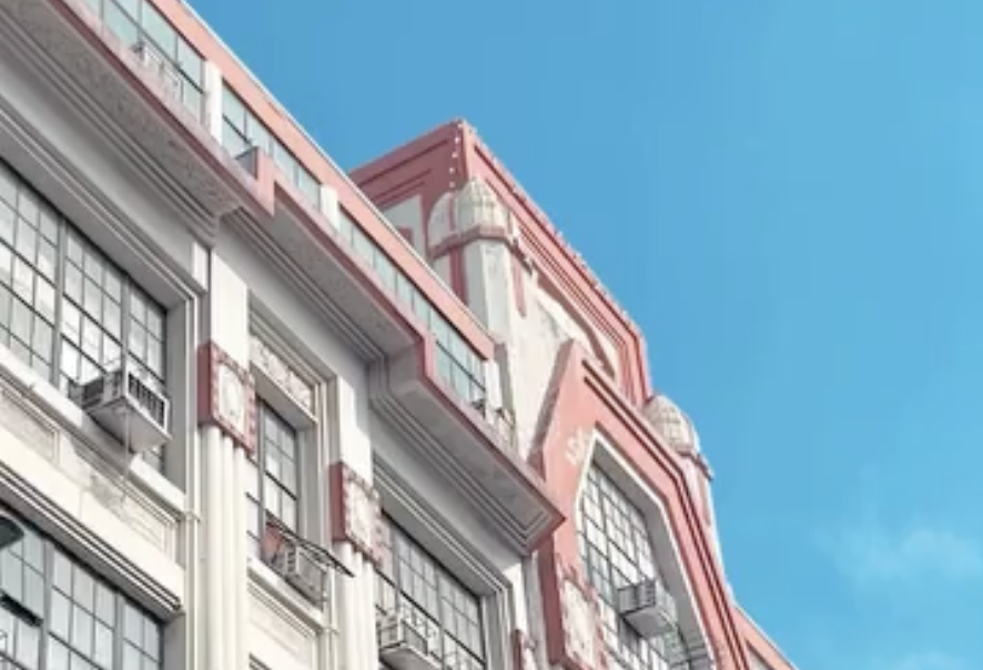 Escolta’s centenarian building wins ‘Good Design’ grand prix – SubSelfie